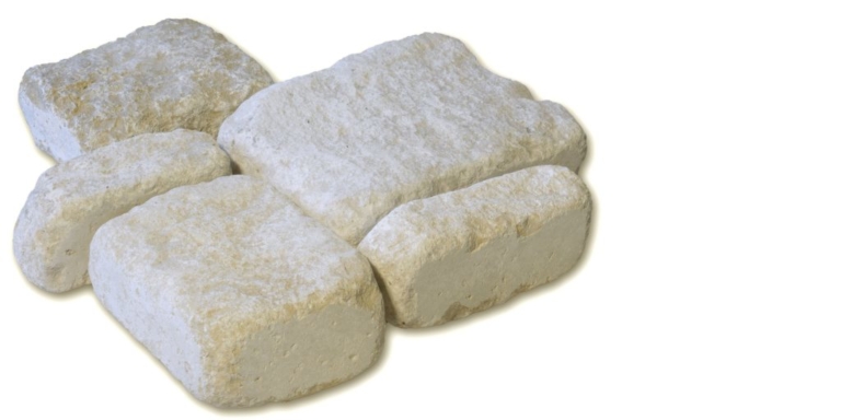 Pose de pavés en pierre naturelle - Epstone-Pavage